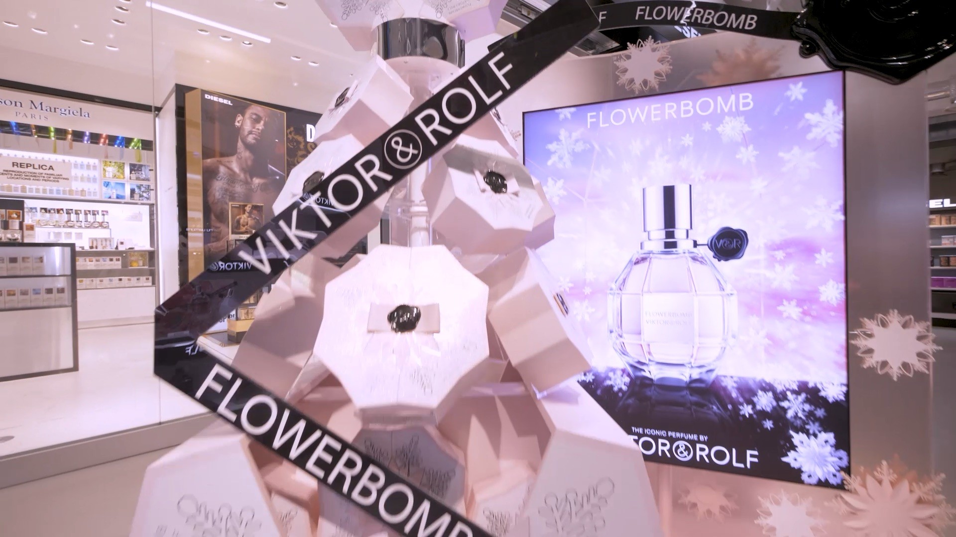 Présentoir Victor & Rolf - PIX4PICS - web print motion design